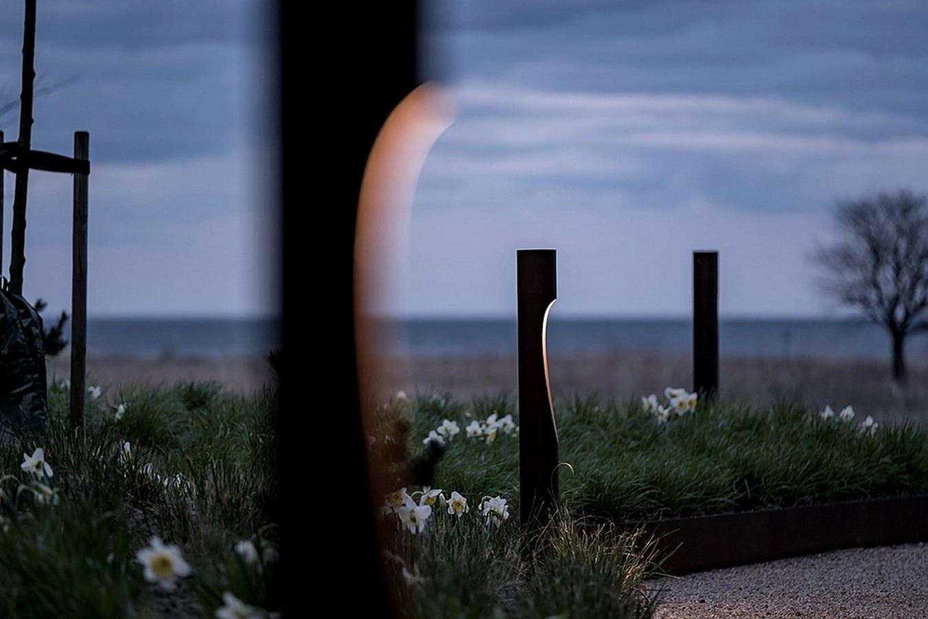 Illuminating Spaces with Louis Poulsen Bollard Lights - Nomad Architecture Illuminating Spaces with Louis Poulsen Bollard Lights - Nomad Architecture
