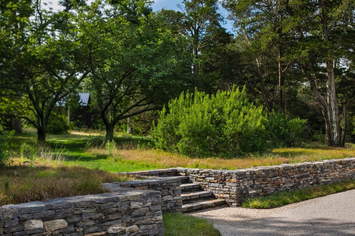 Preserving Natural Elements: Cedar Crest Landscape Design - Nomad ...