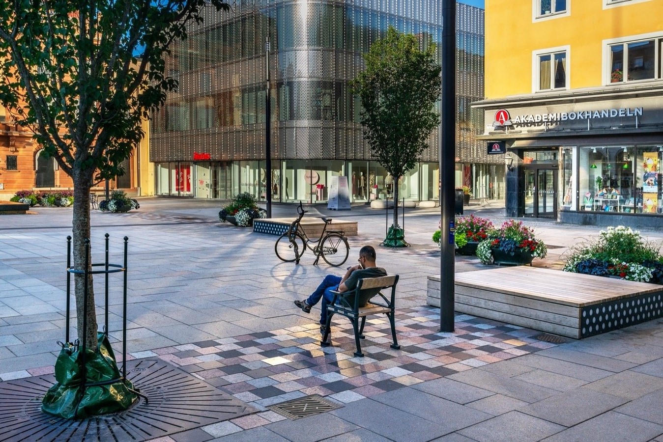 Revitalization of Stora Torget by Karavan Landskapsarkitekter - Nomad ...