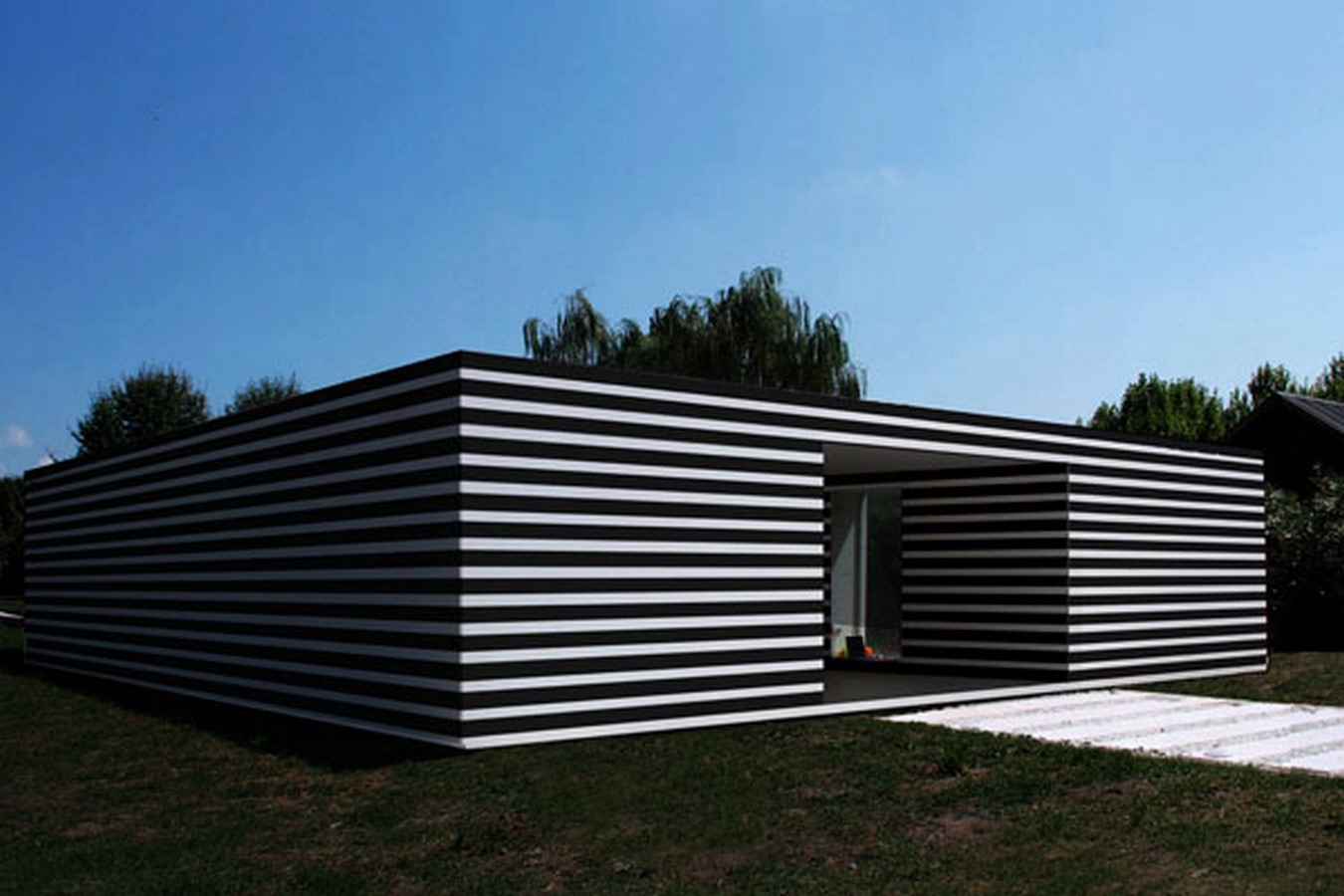 Lined House by Altro_studio - Nomad Architecture
